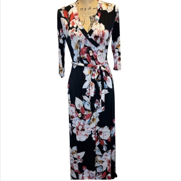 Mlle Gabrielle | Dresses | Mlle Gabrielle Black Floral Maxi Dress Small ...